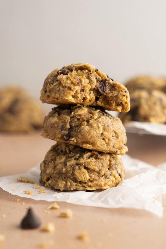 Pre-Workout Chocolate Chip Oatmeal Breakfast Cookies - Oh Snap Macros